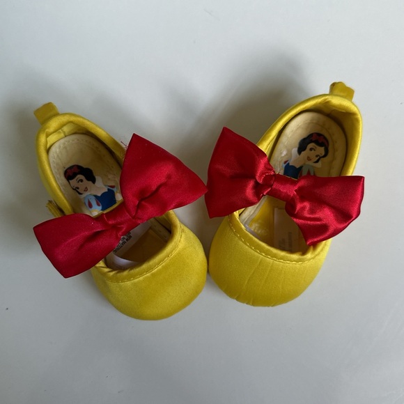 Disney | Shoes | Disney Bright Yellow Snow White Dress Shoes With Red ...